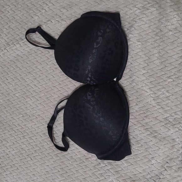 Victoria's Secret | Intimates & Sleepwear | Euc Vs Wear Everywhere ...